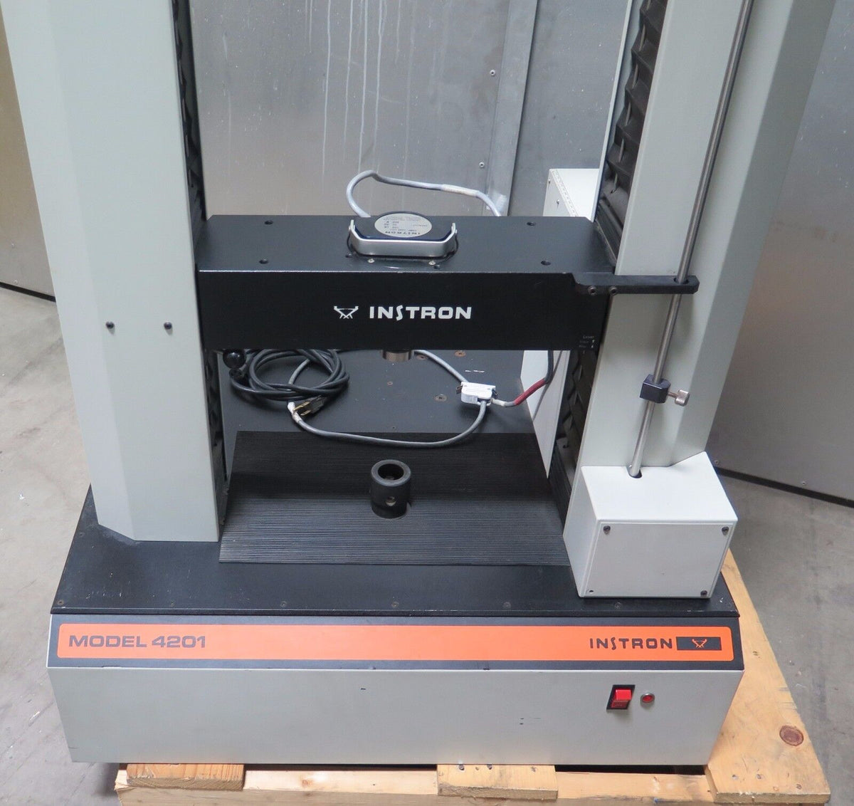 Instron 4201 Tensile Strength Tester No Controller