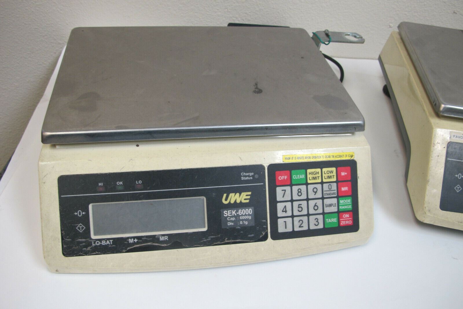 Lot of 2 UWE Model: SEK-6000 Digital Weighing Scale Capacity 6000g for