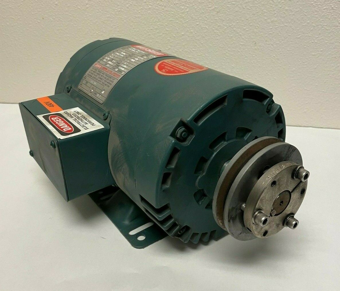 121005.00 Leeson Motor 2HP 1740 RPM 145T DP 208-230/460V 3 Phase C145T