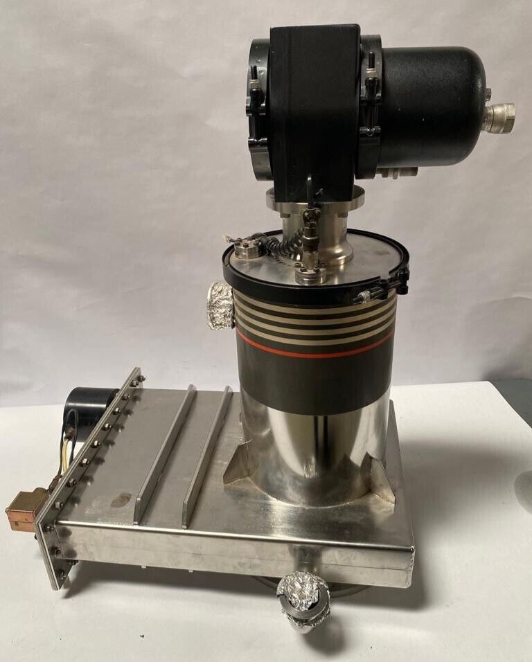 HV Eight 8 Gate Valve Varian Pump 323 2048