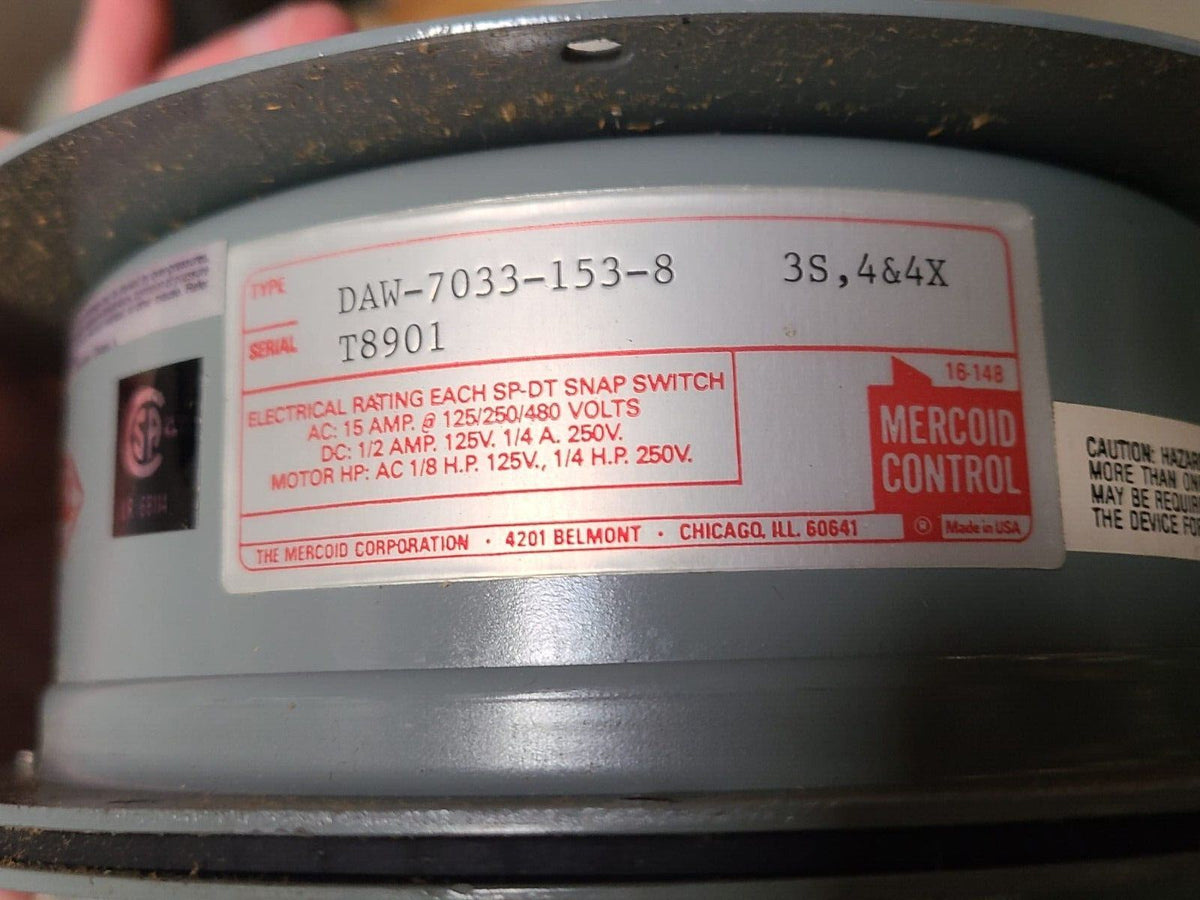 New DWYER DAW-7033-153-8 MERCOID BOURDON TUBE PRESSURE SWITCH