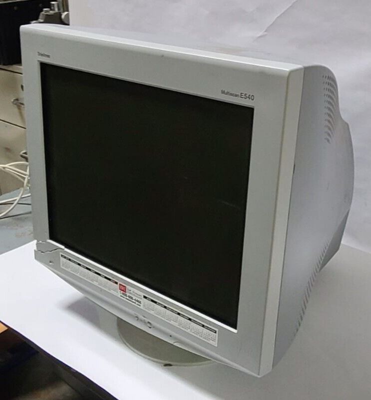 Sony Trinitron E540 Multiscan Computer Screen Monitor Display 20" CRT