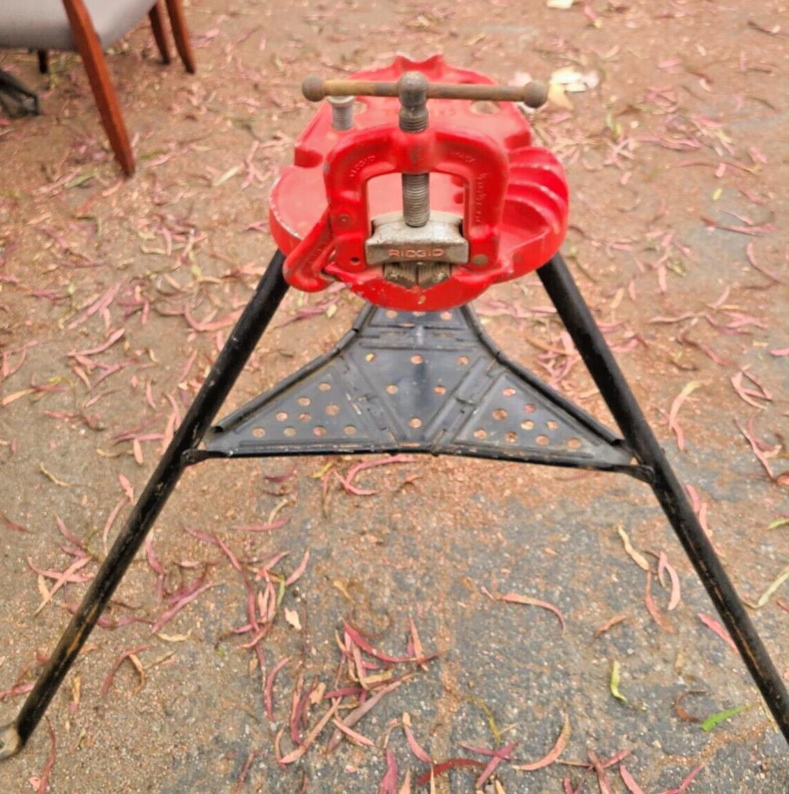 RIDGID 40-A Portable Tristand Yoke Vise