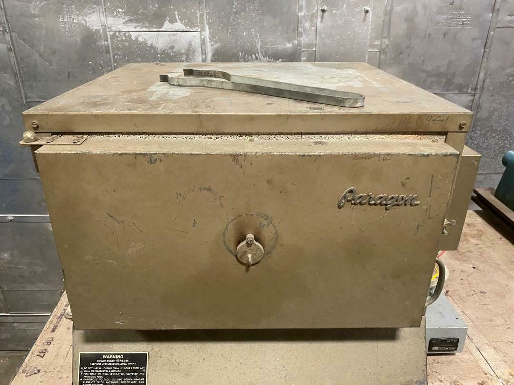Lab Furnace Oven 17" x 17" x 8" Paragon Electric Kiln E18S Max Temp 20