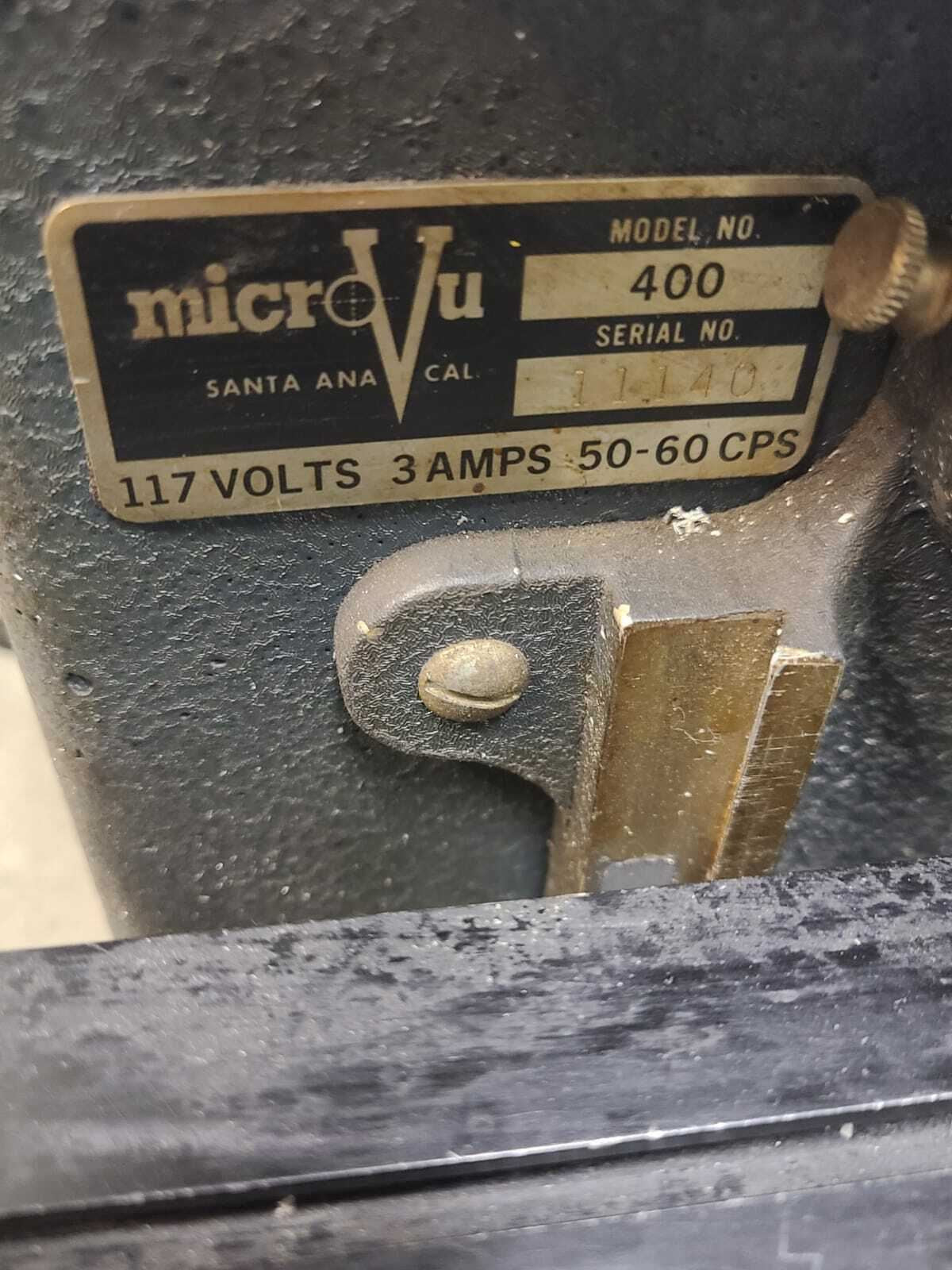 Micro-Vu model 400 Optical Comparator Machine Inspection Measurement W