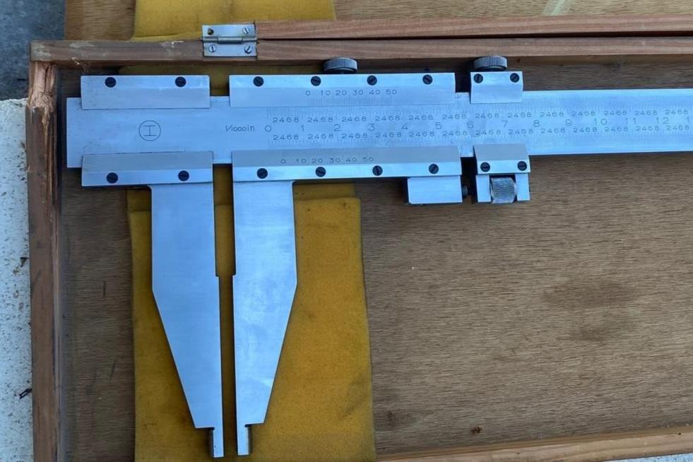 Vernier Caliper 0-60" x 1/1000" Wooden Case Heavy Duty