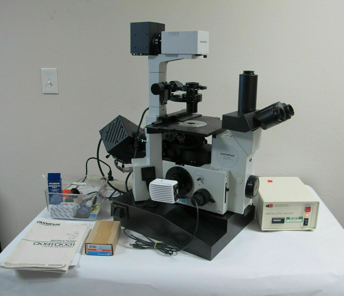 Olympus IX70-S8F Inverted Fluorescence Microscope Infinity 2 Camera Ob