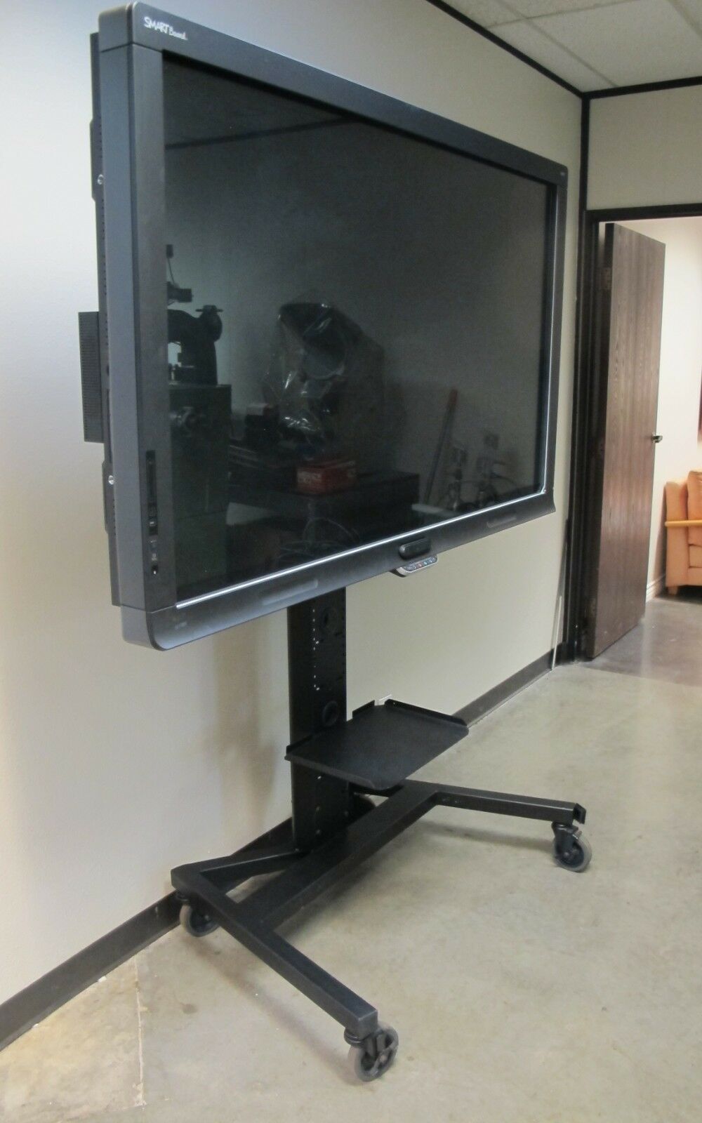 SMART Board SBID 8070i-MP Interactive Display 70" LCD Monitor DViT Nic